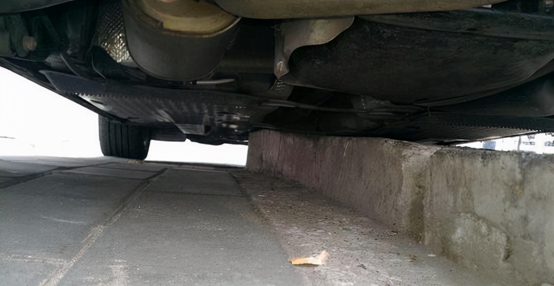 Have you ever encountered a car undercarriage?Do you know the ...