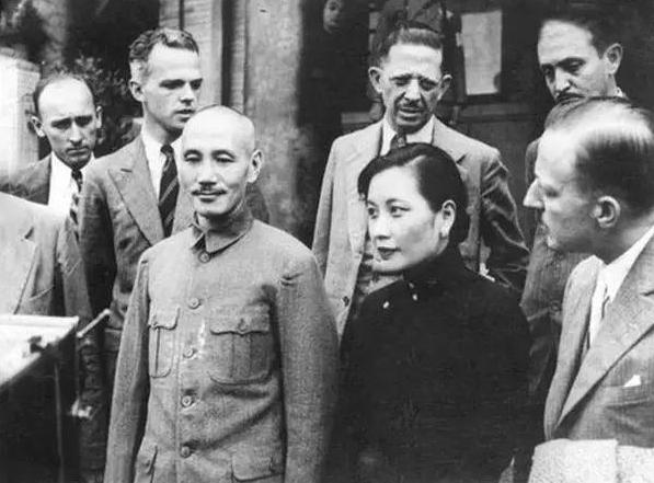 Wang Lingji: For a woman, he slapped Chiang Kai-shek twice and was ...