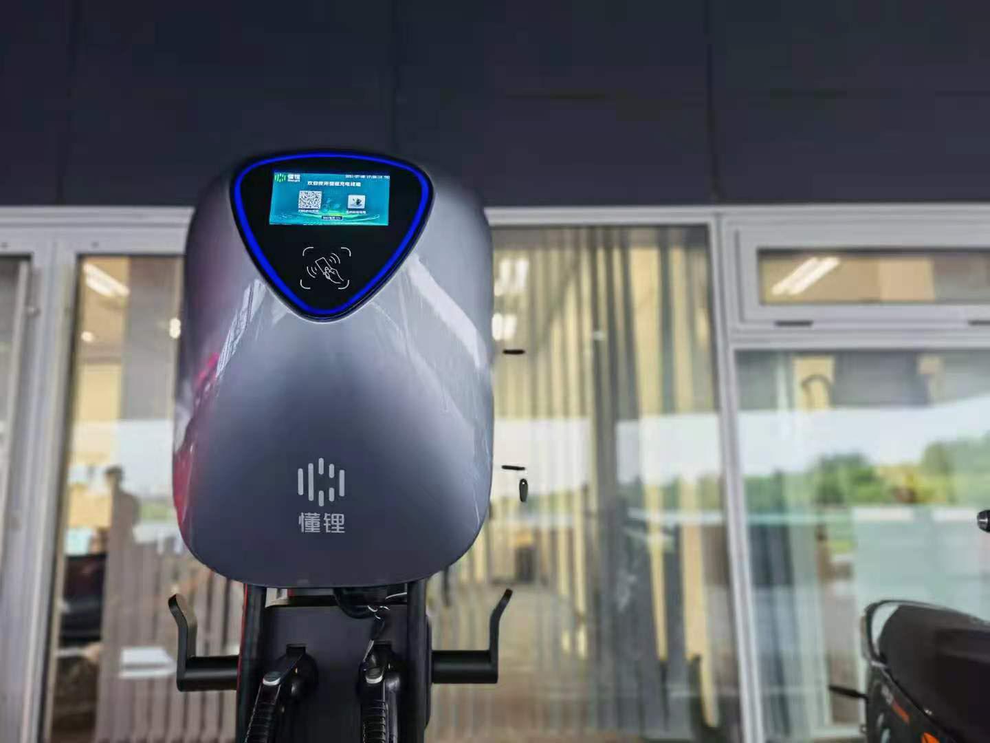 Yadea released the high-end brand VFLY to understand the lithium V-EN ...