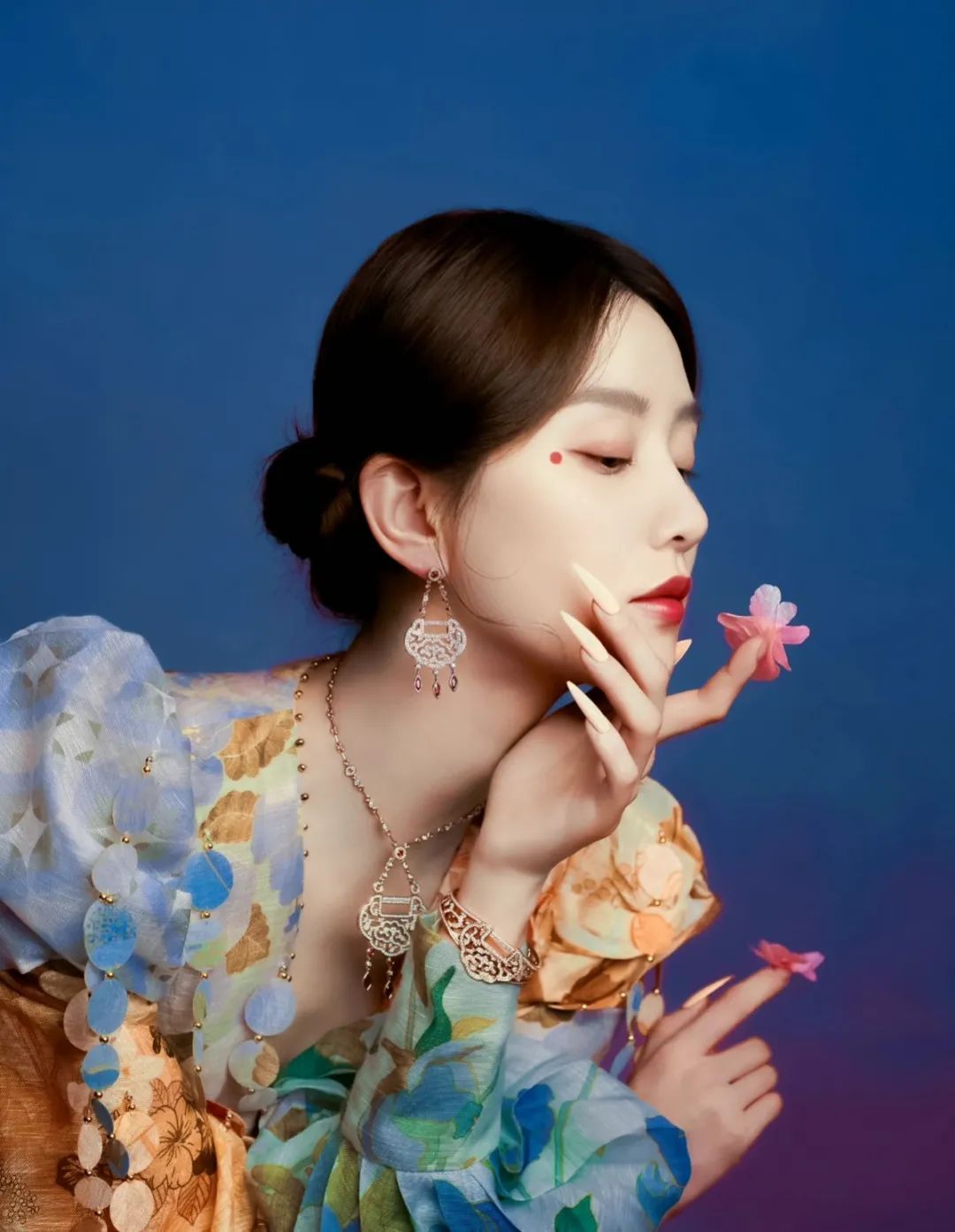 Bai Yu is in love? - iNEWS