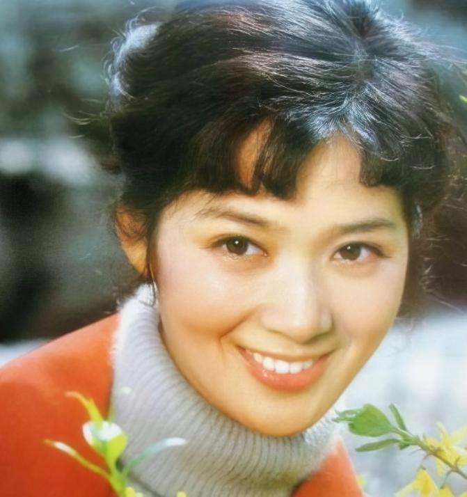 A recent photo of 68-year-old Gong Xue has been exposed, with black ...