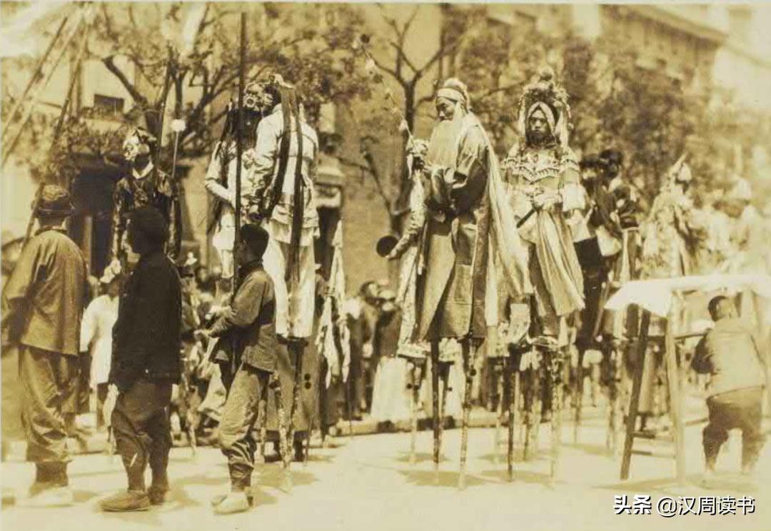 Devil's Peep: 2,473 old photos taken secretly before Japan's invasion ...