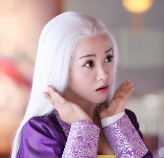 Actress with white hair: Yang Rong, Li Bingbing, nothing, after seeing ...