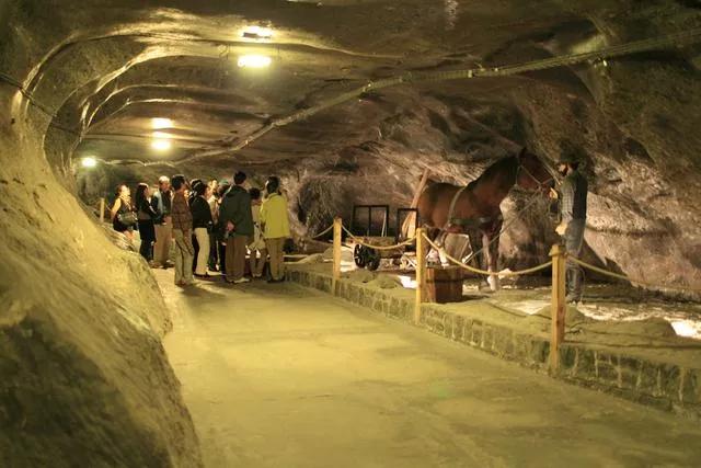 The world's largest underground salt mine city with a passage length of ...