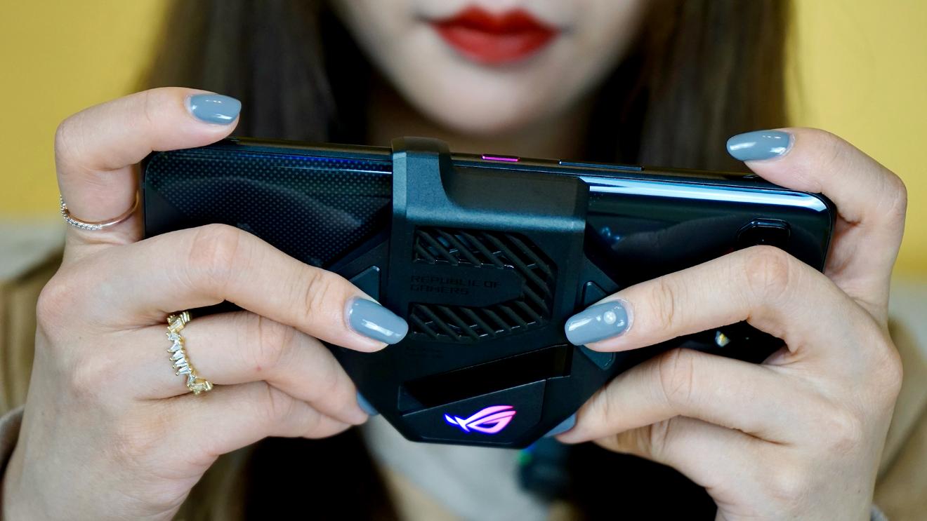 Tencent Rog Game Mobile 5: Game phone? NO! Game machine? YES - iNEWS