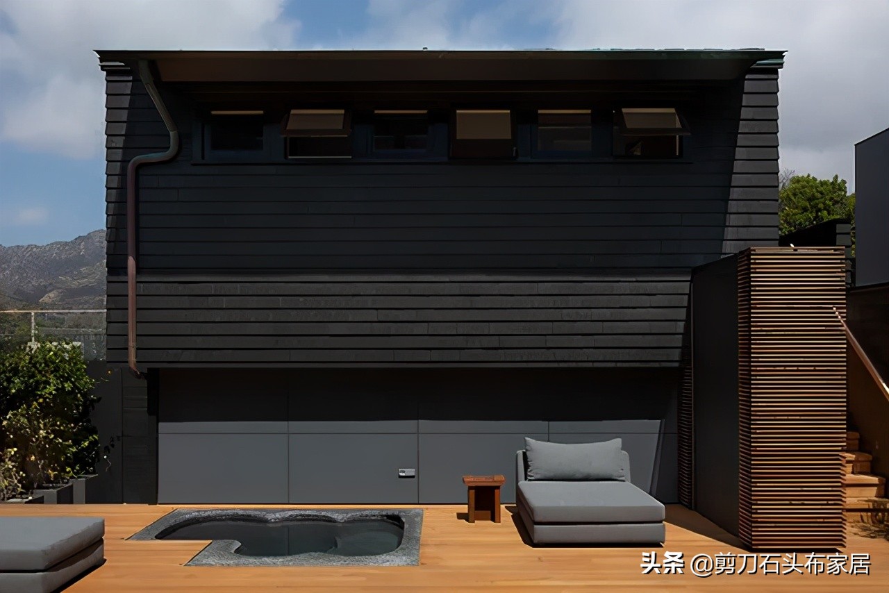 Jason Statham built a 400㎡ beach villa by himself, which is so ...