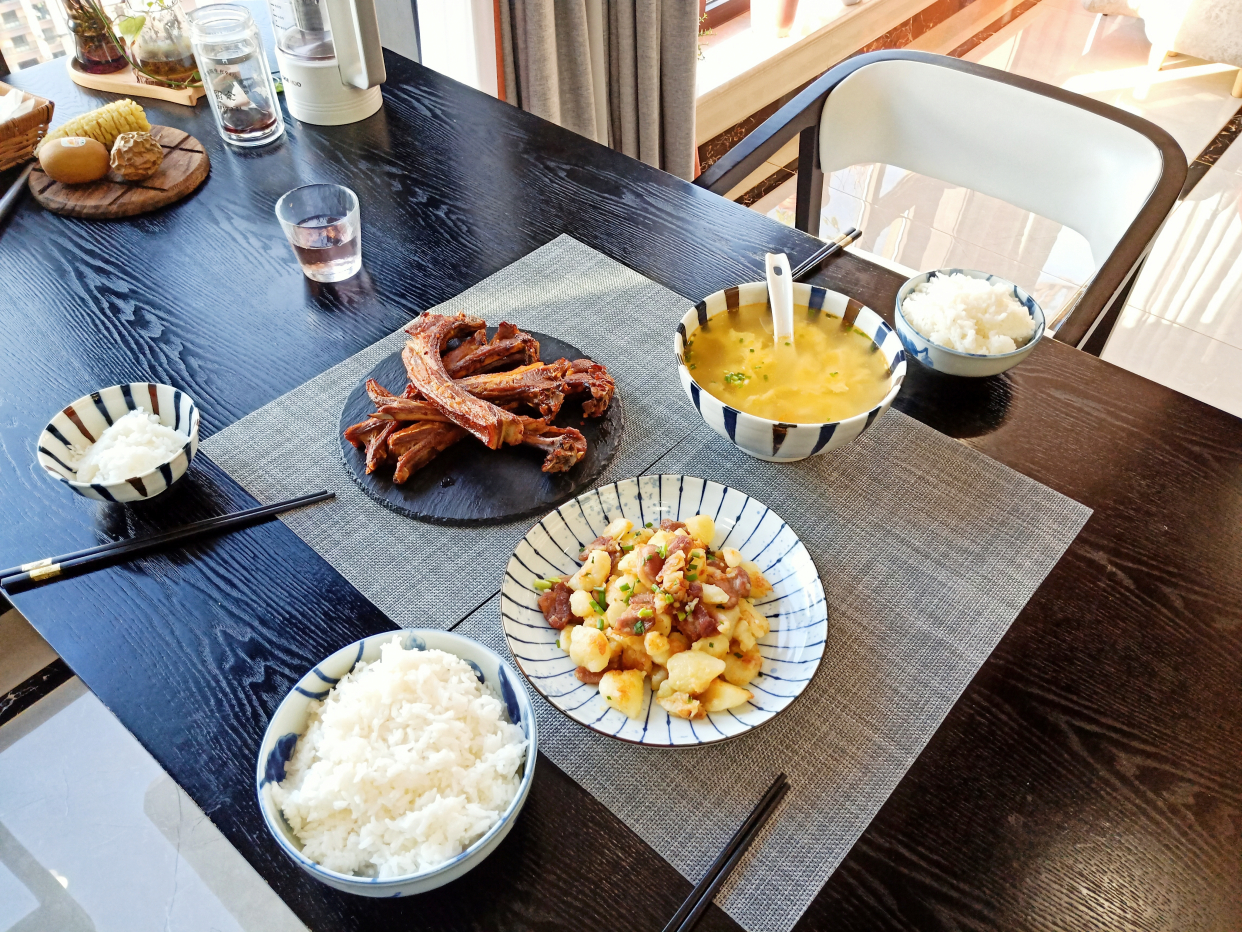 There were only 3 lazy dishes for lunch, but netizens shouted: 1 is ...