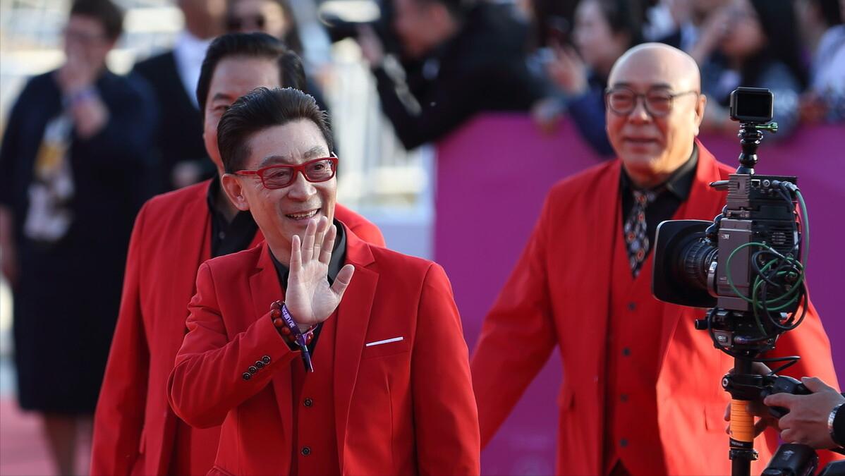 On stage, Ge Shi Wushuang, off stage, lied, and the six-year-old boy ...