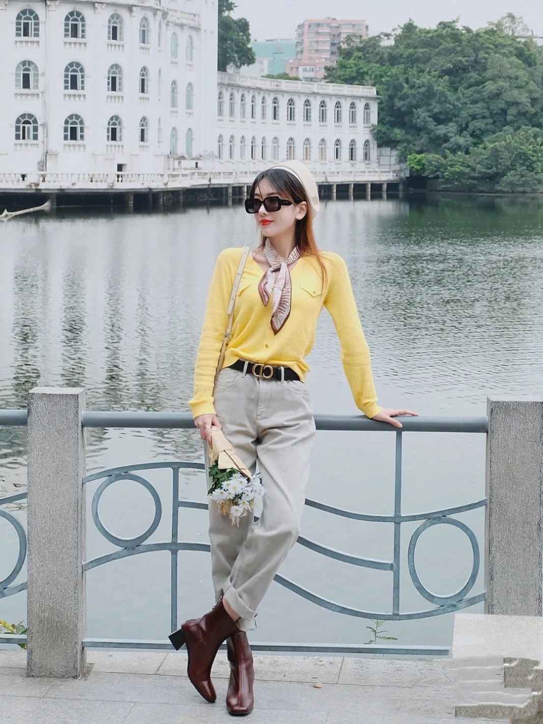 Goose yellow is sweet to reduce age, can you wear it with a dark yellow ...