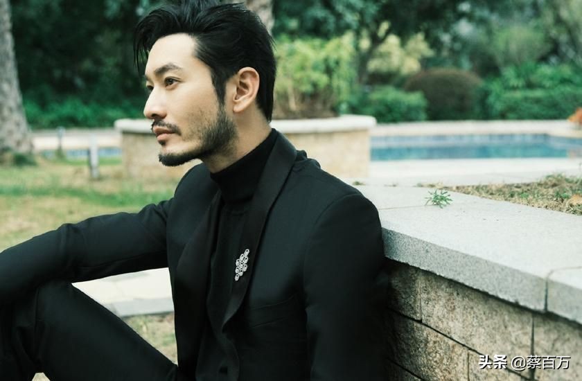 56-year-old Keno Reeves is strong and healthy, keeps swimming habit in ...