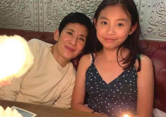 Star old couple show affection!Wu Junru Chen Kexin took out photos of the expedition and teased ...