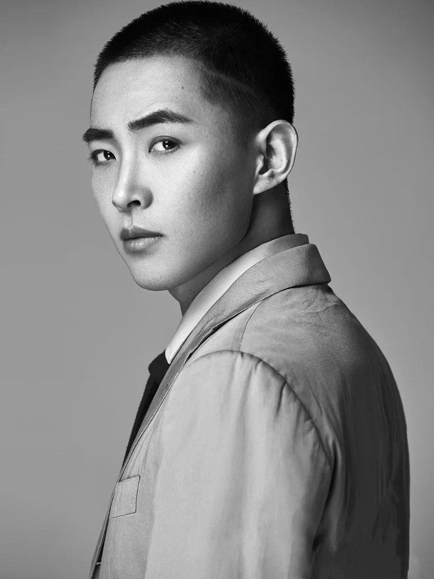 Actor Bai Narisu's black and white photo exposure of new generation of ...