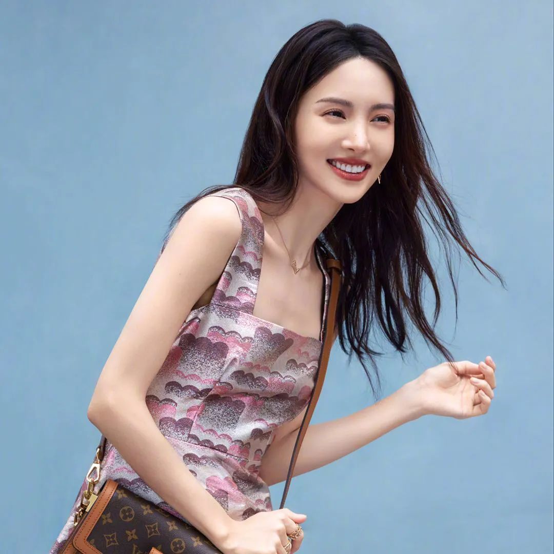 Little gossip, Jing Tian, Zhang Binbin, Jin Chen, Bai Lu - iNEWS