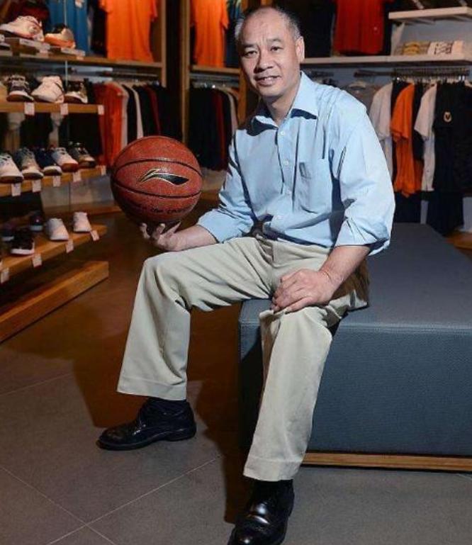 Li Jingwei passed away in 2013, and Li Ning cried on the spot: he is ...