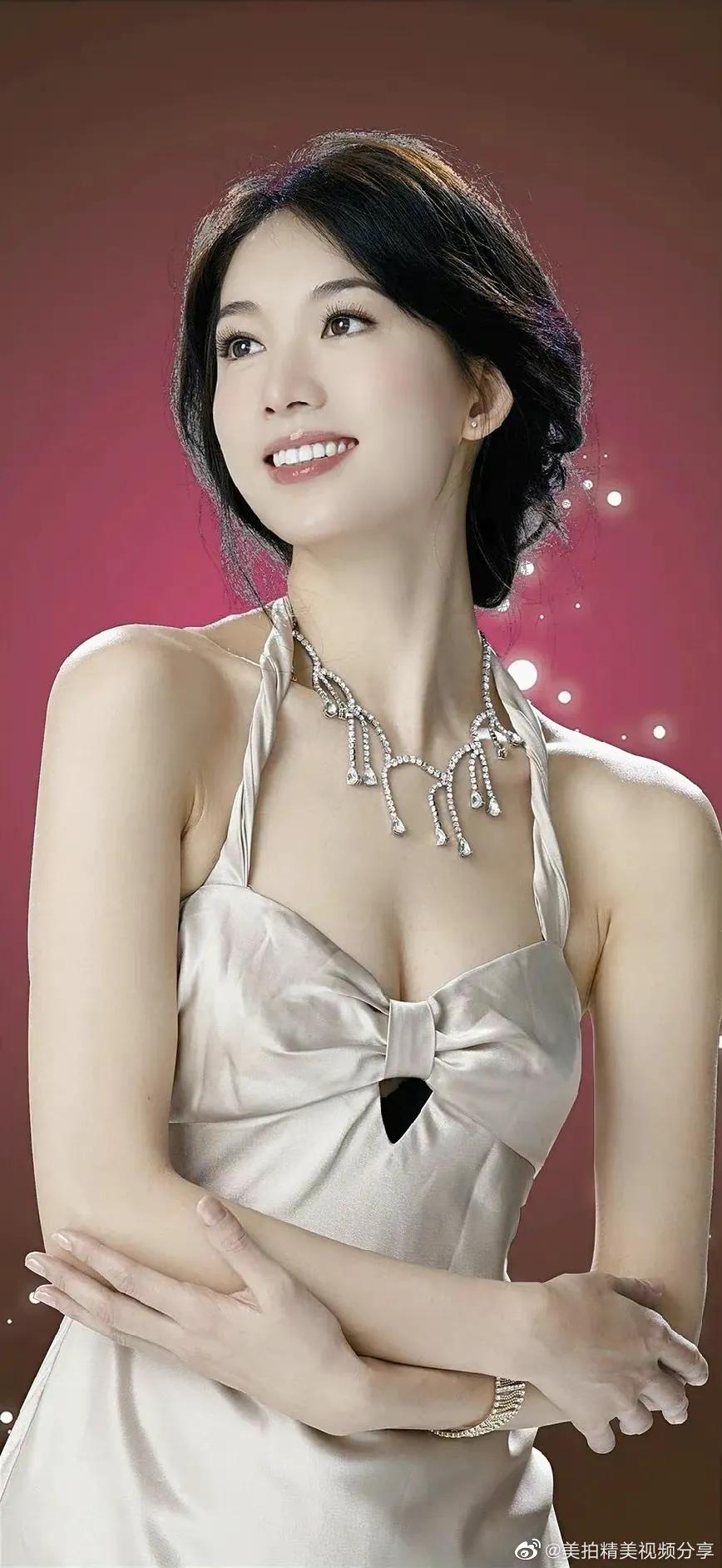 Sexy goddess Lin Chiling - iNEWS