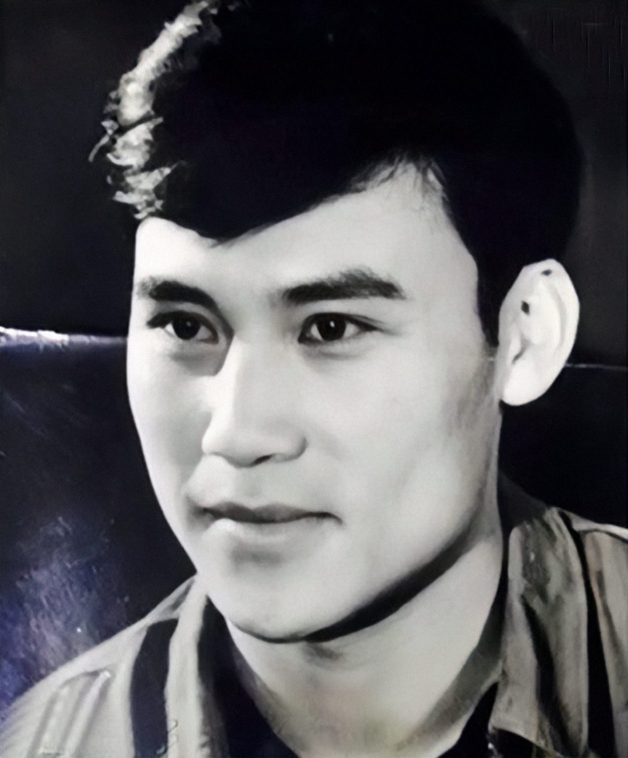 He starred in "A Corner Forgotten by Love", and partnered with Shen ...