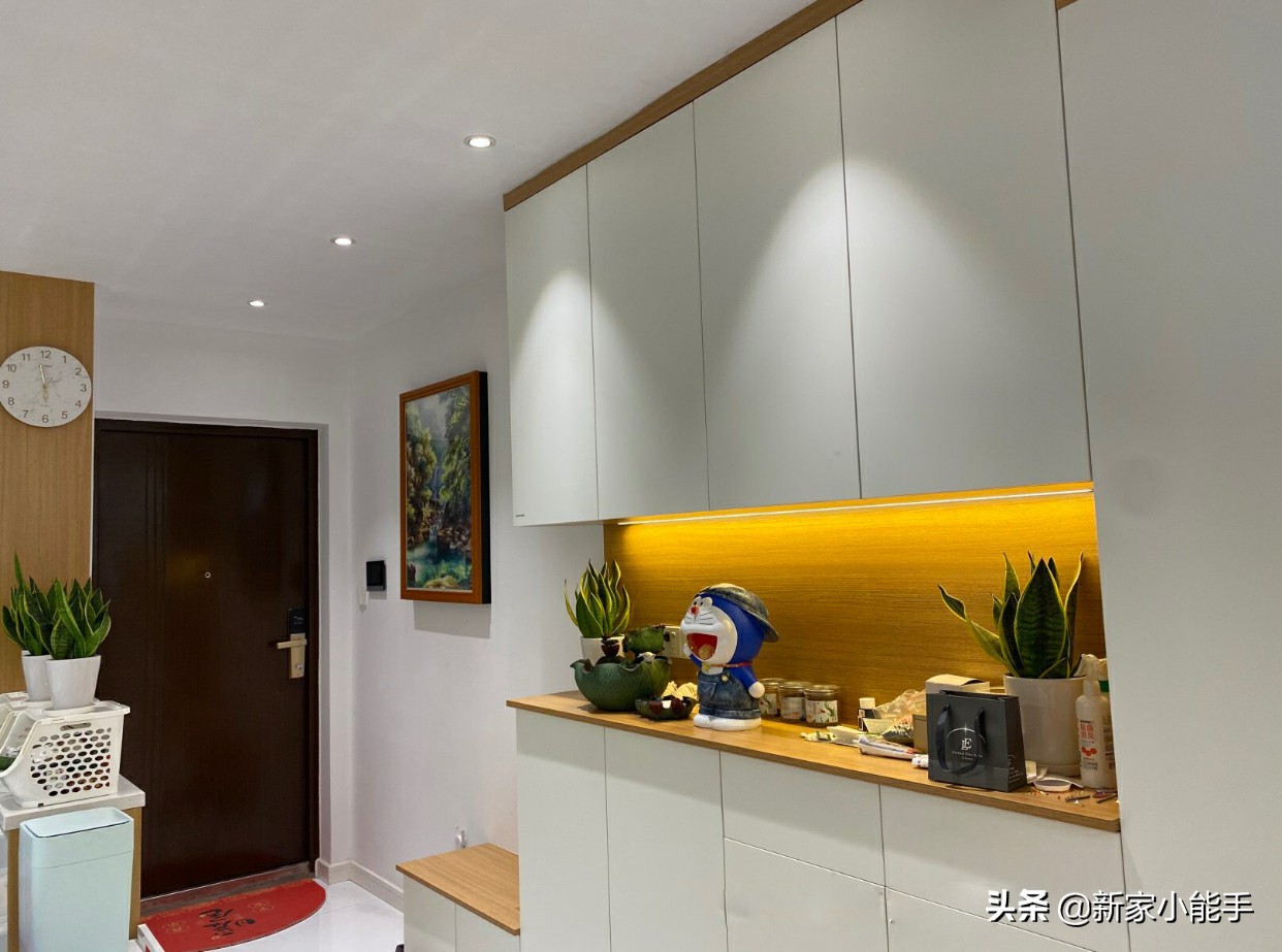 The 53-square-foot nest is equipped with a 70-square-foot feeling, the ...