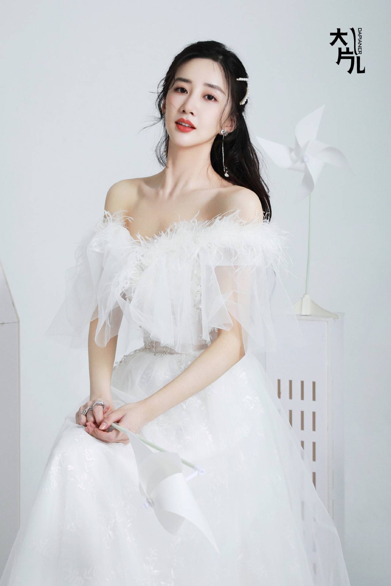 Chen Xinyu's "Song Ci Shaohua Records" as the lead heroine Qing Leng ...