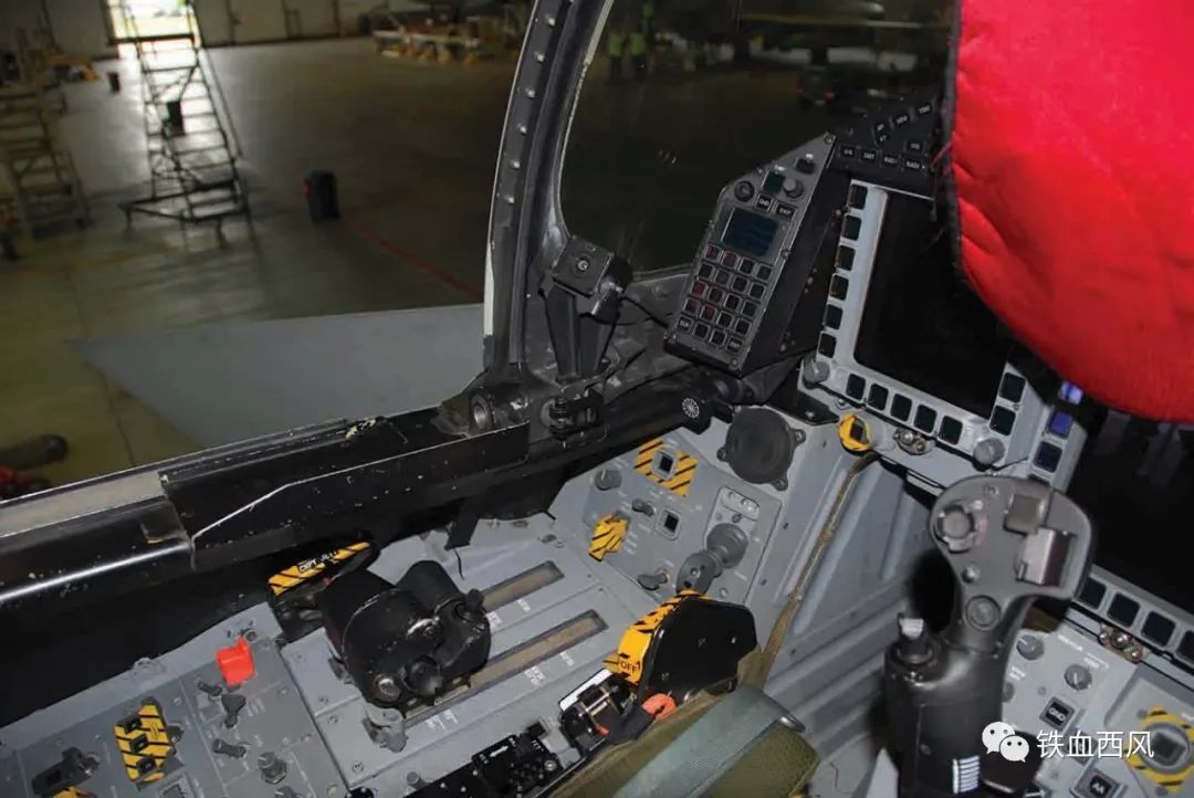 The cockpit of the "Typhoon" fighter - iNEWS