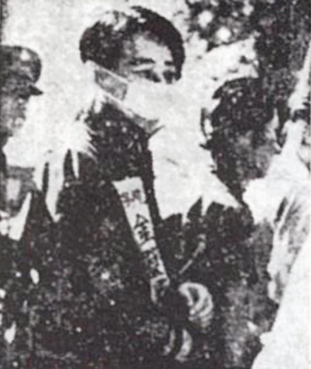 The whole process of Yoshiko Kawashima's shooting: wearing a mask on ...