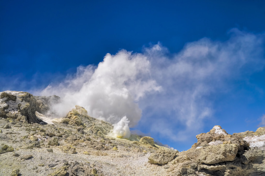 Stop selling oil to China?The U.S. Issues an Ultimatum to Iran ...