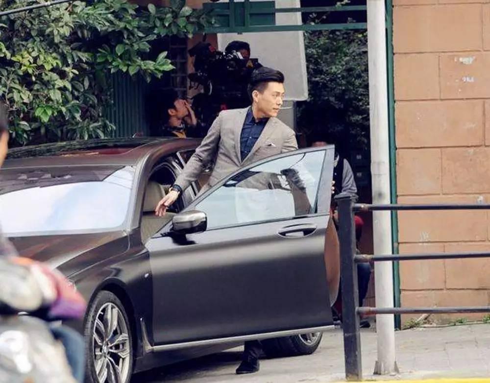 A recent photo of Jin Dong's wife Li Jia. Li Jia had been married for ...