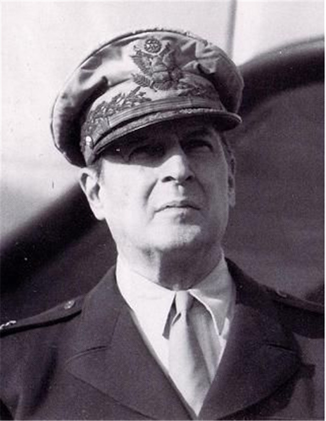 MacArthur: Castrated Japan's "Five-Star Emperor" - iNEWS