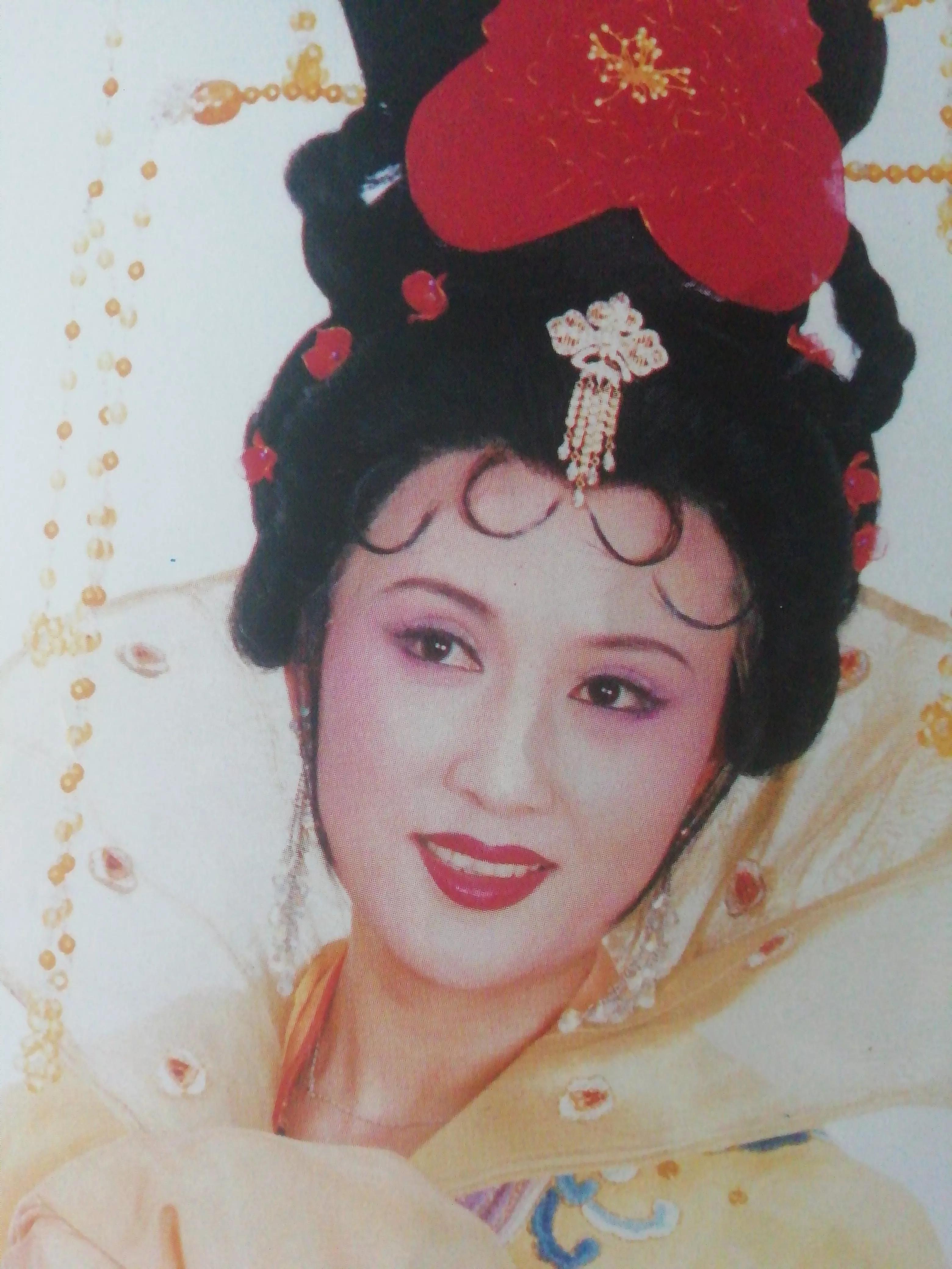 The audience of the Yue Opera asked her to learn from the "Wang Pai ...