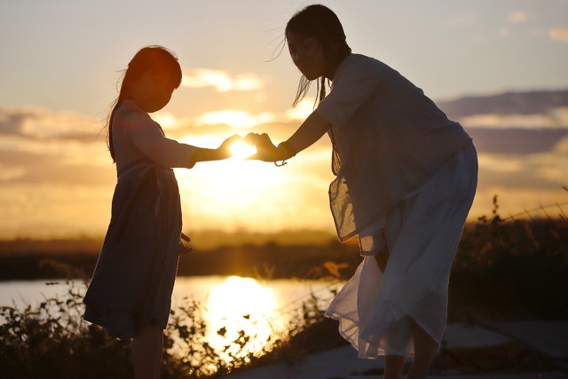"Psychological Nurturing": Parents' early love and companionship for ...