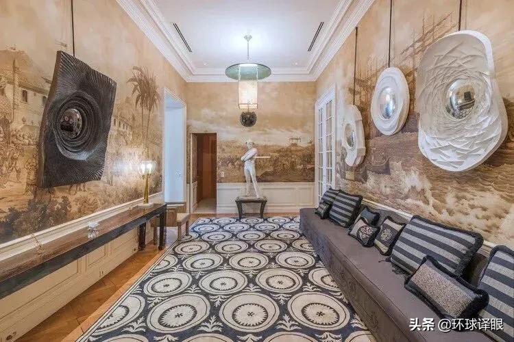 A close friend of Andrew was exposed in a luxury apartment in Paris ...