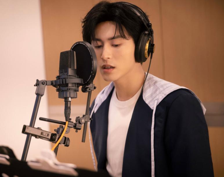 Familiar formula!"The Awakening Age" original crew movie set, the theme ...