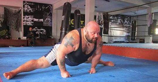 "Greek Grizzly", weighing more than 200 kg, can use 470 kg to make Zeki ...