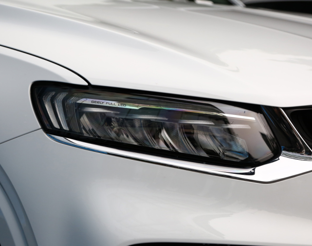 Li Shufu builds his own "BMW X6", which combines wildness and sports with 238 horsepower + 8AT ...