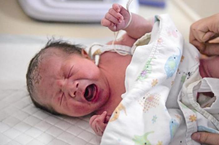 The baby's resistance comes from 4 key stages, and the parents do the ...