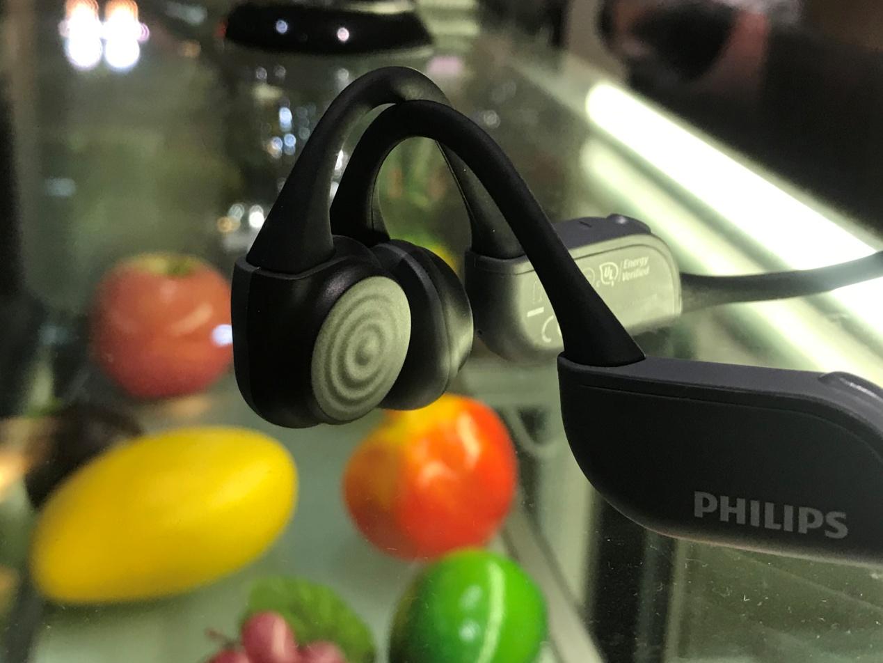 Ideal for outdoor sports headphones, the new Philips GO series A6606 ...