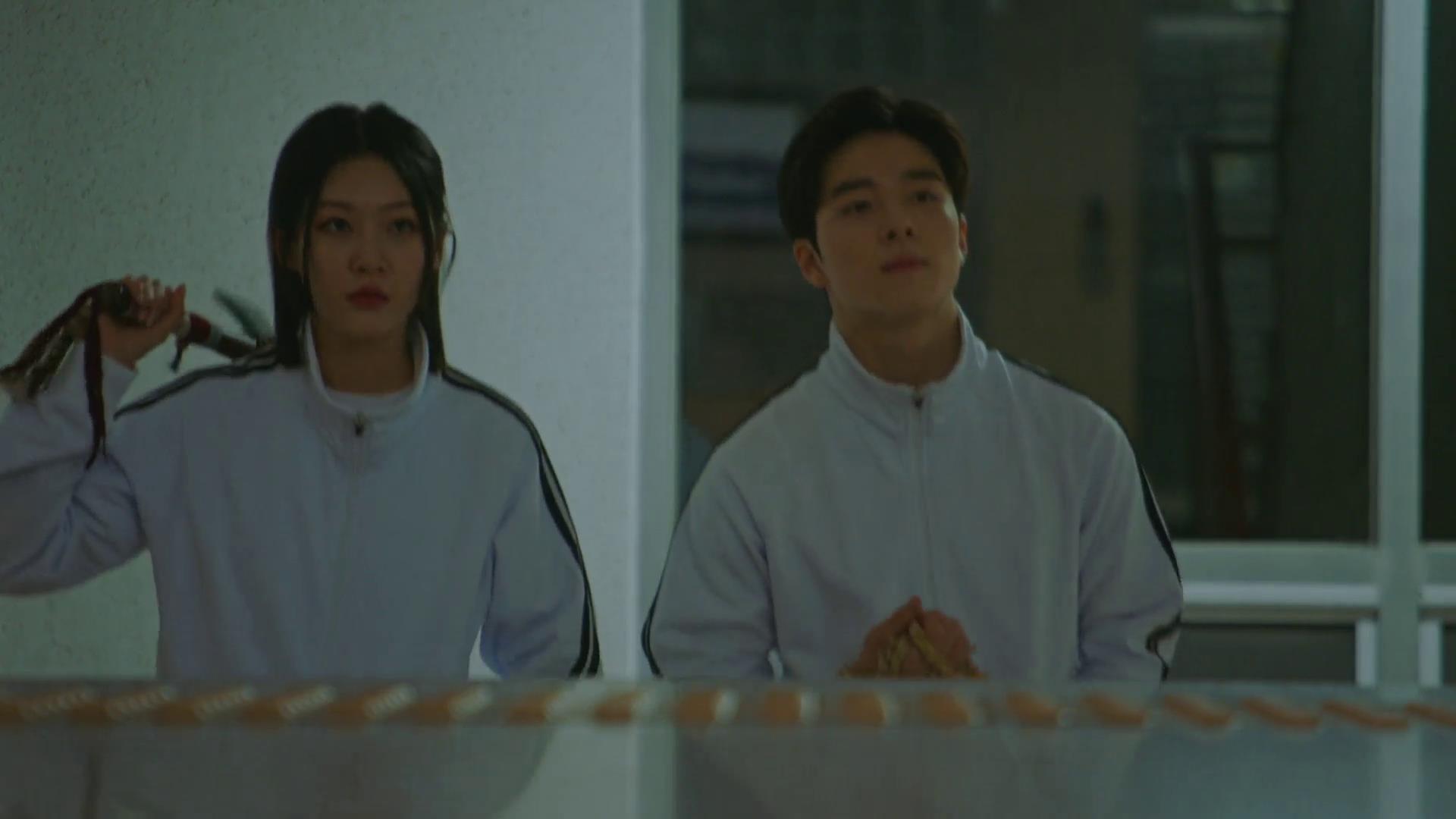 "Excellent Witch Jia Douxin" The little witch transfers to school and ...