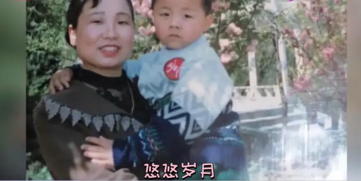 In his childhood, Guo Wei was full of spirit. When Du Xinzhi and Guo ...