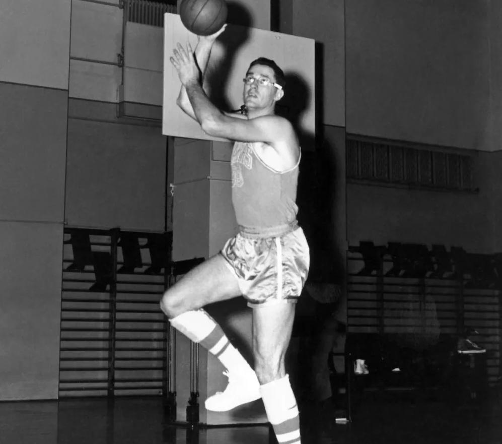 NBA76 superstar George McCann - iNEWS