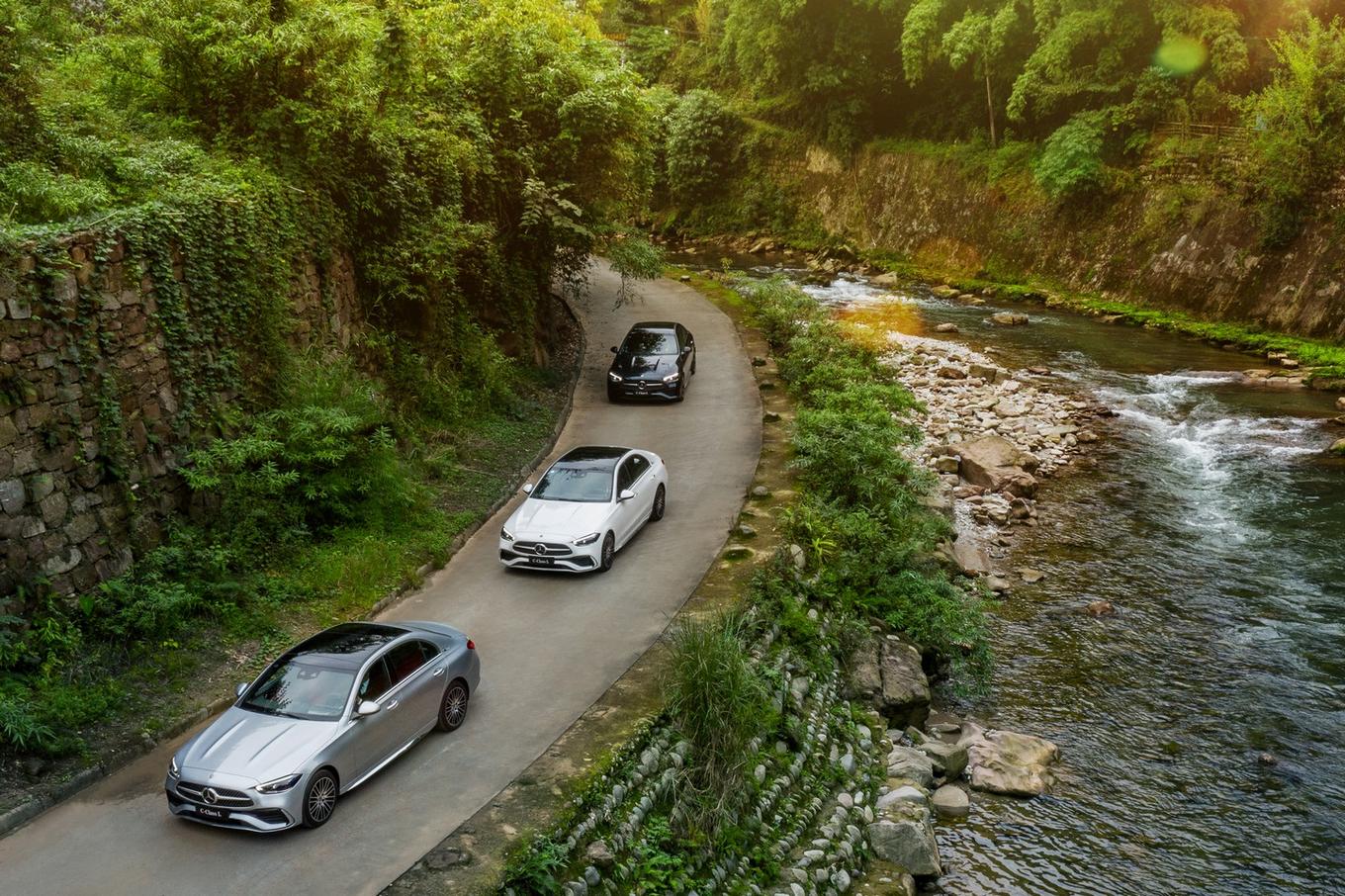 Redefine luxury, taste the exclusive magic of the new long-wheelbase C ...