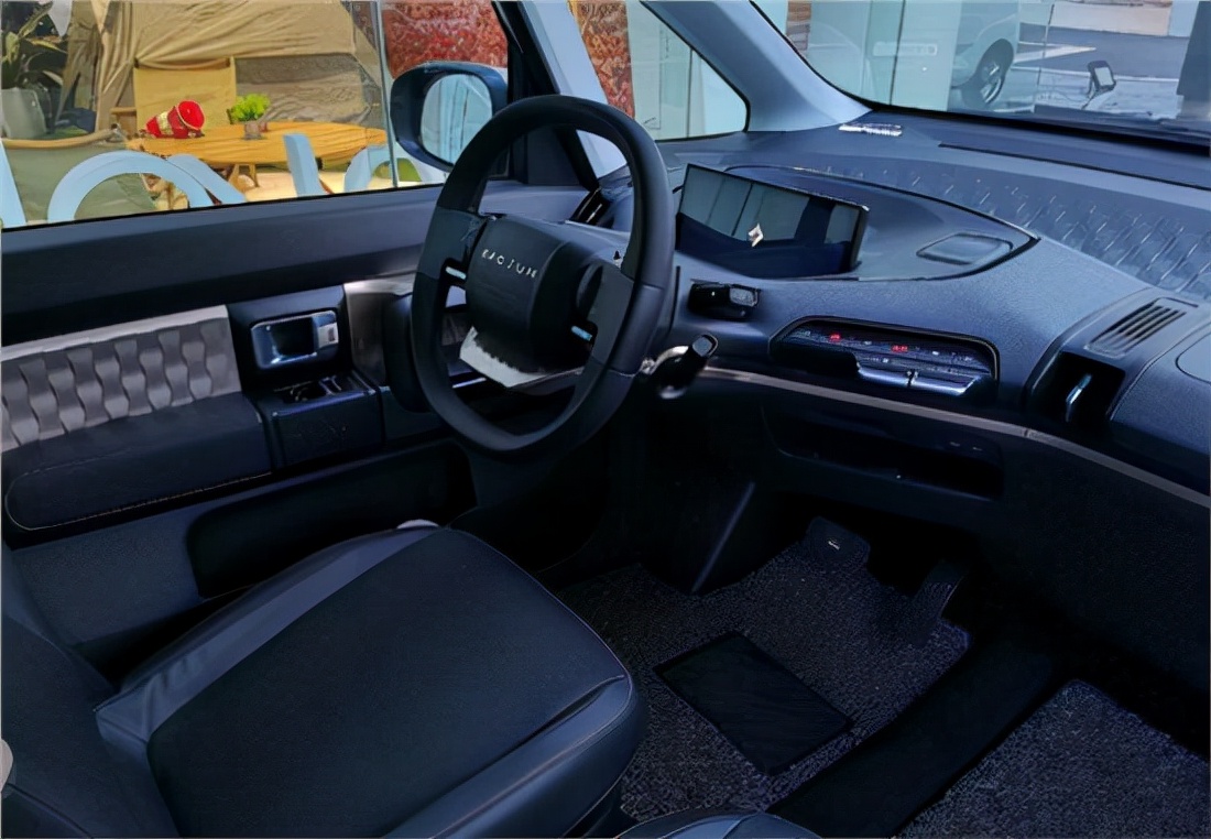 Pure electric power can last 305km KiWi EV in a single time - iNEWS