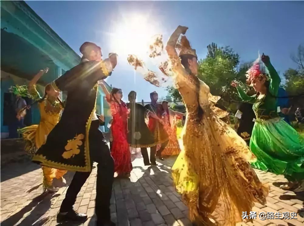 There is a good place in Xinjiang called Kazanqi, where the girls are ...