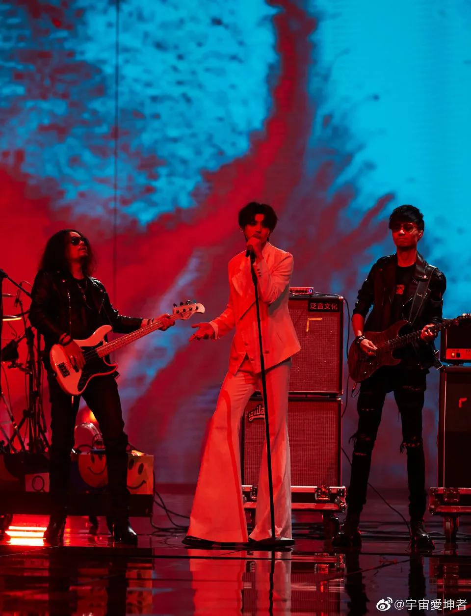 There are tens of thousands of drafting boys, and Cai Xukun, the ...