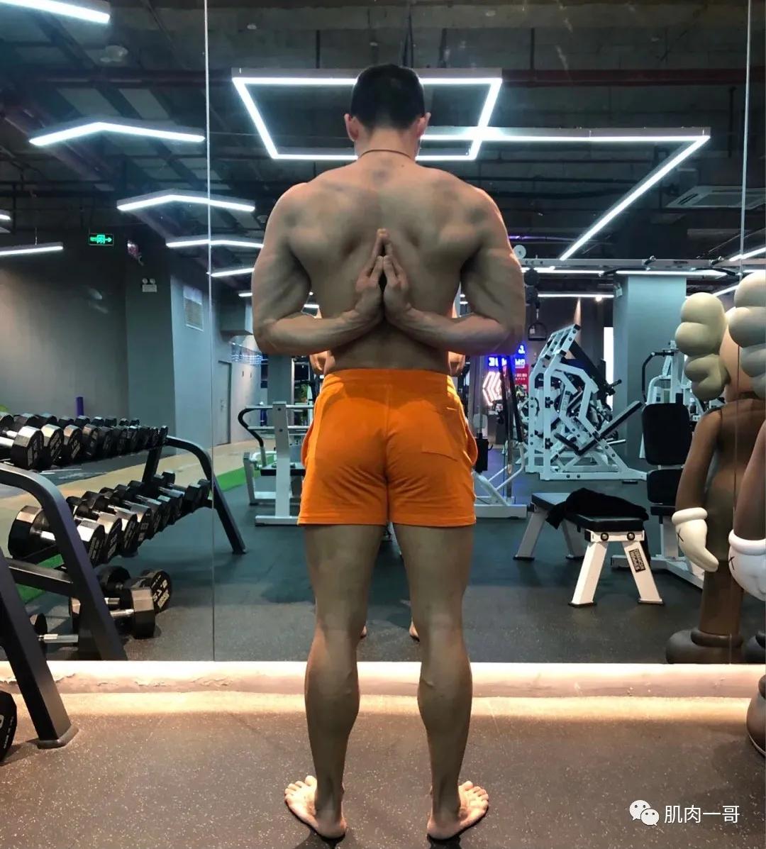 The 30-year-old big breasted fitness trainer took selfies and went ...