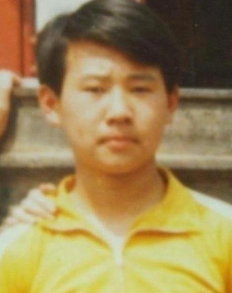 In 2000, Hu Zhonghui, who abandoned Guo Qilin's biological mother, went ...