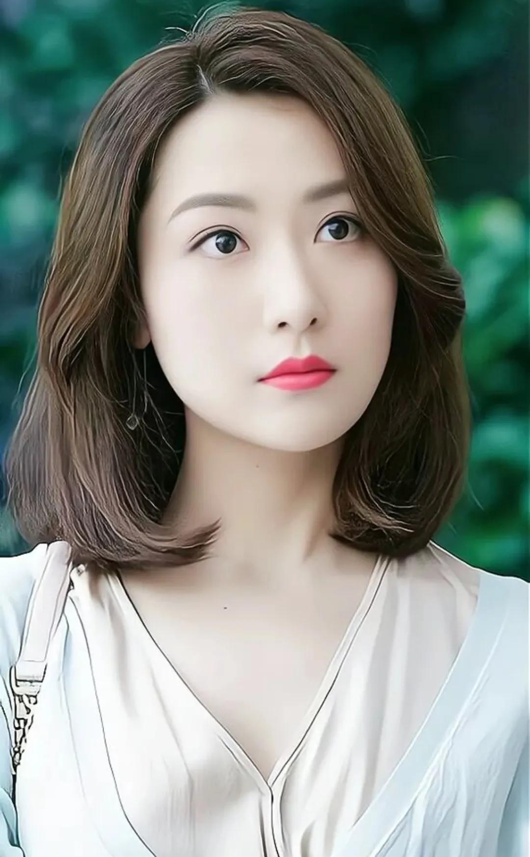 A group of exquisite photo albums of actor Bai Bing: Do you like her ...
