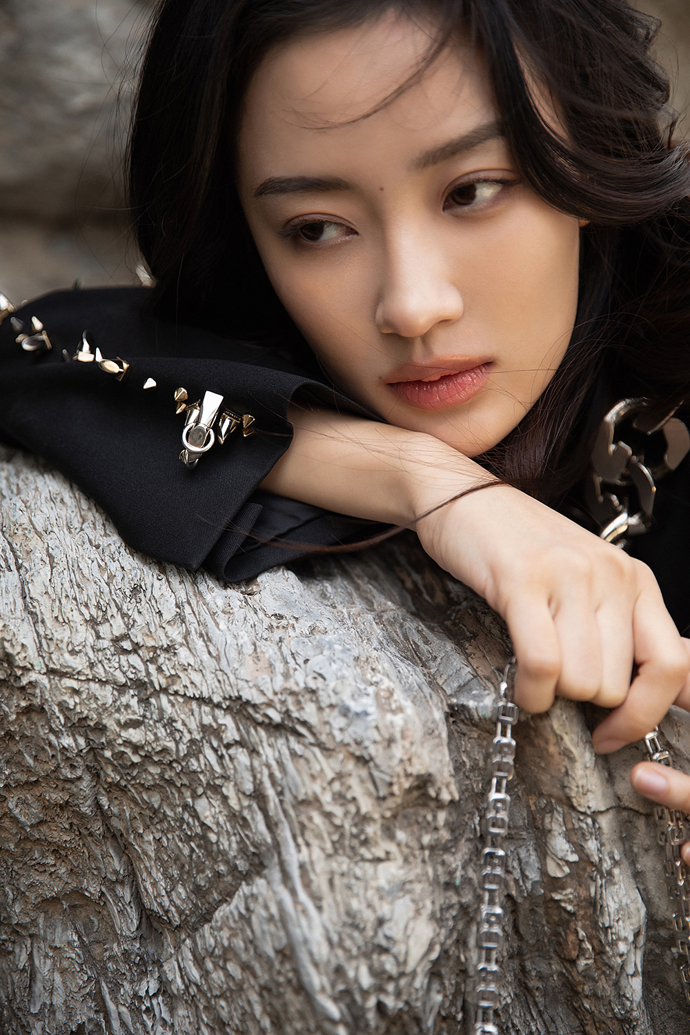 Sun Jiayu's quietness in early winter, a large metal texture ...