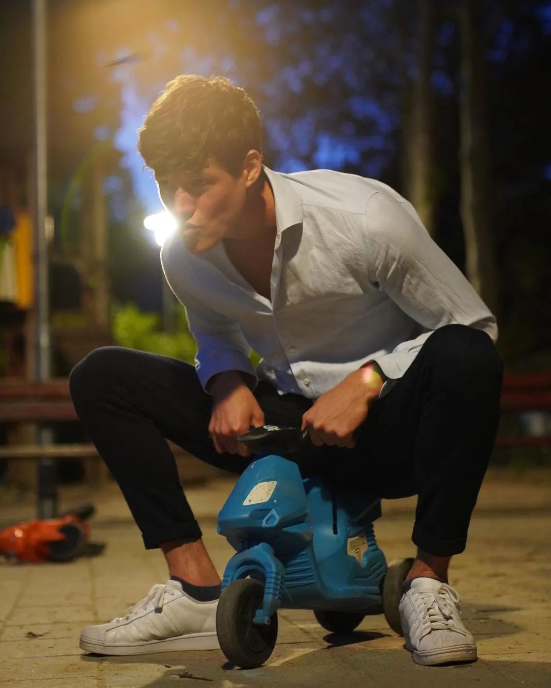 Hungarian male model Ethan O'Pry looks soaring after changing hairstyle - iNEWS