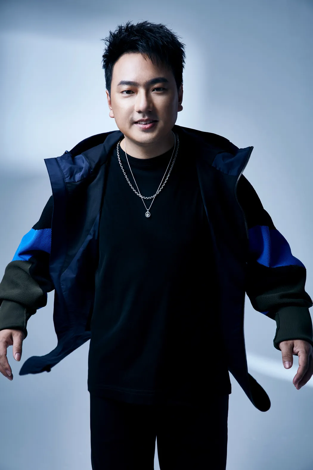 Hailai Amu's music works have been broadcasted over 30 billion on the ...