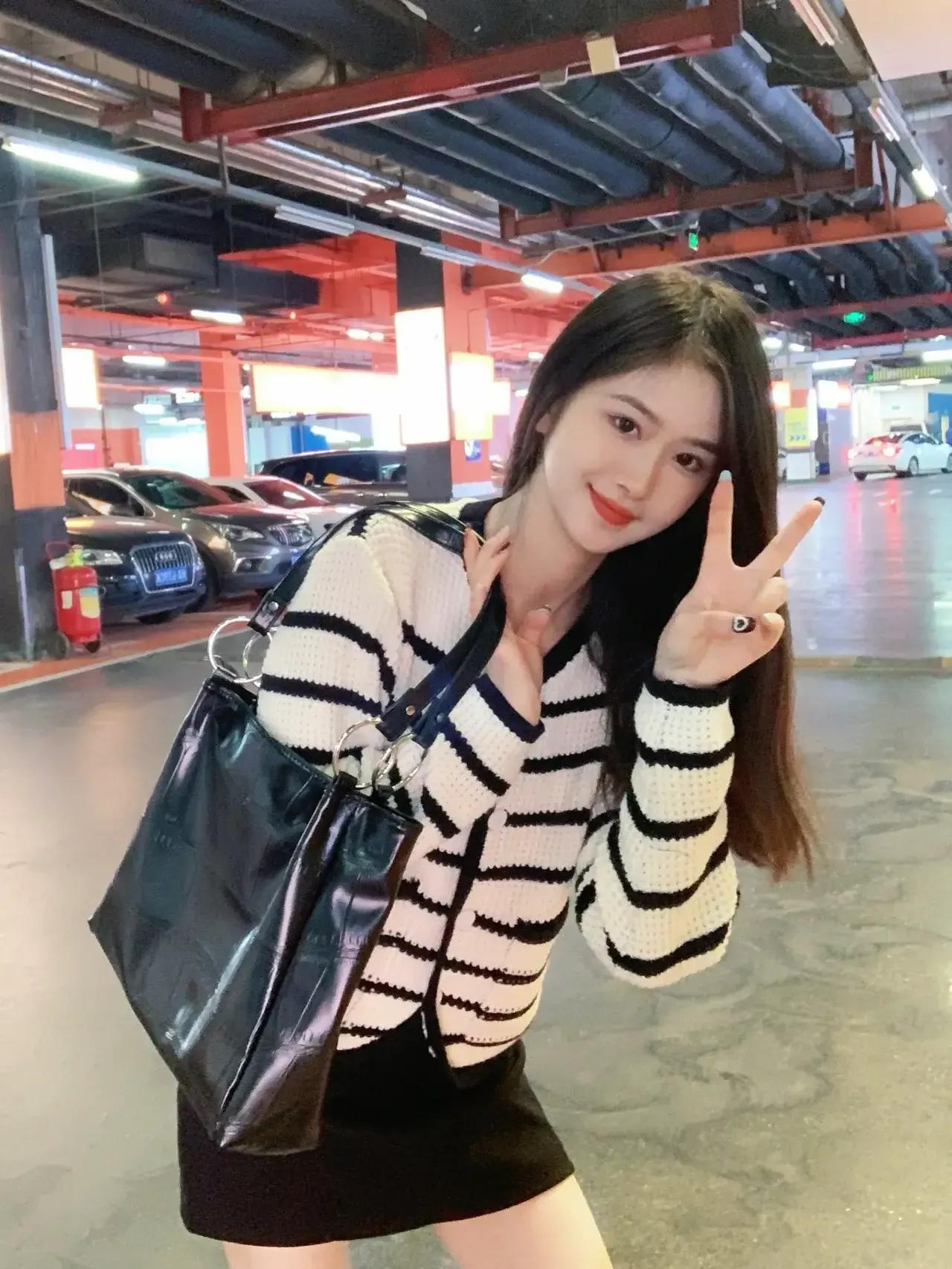 Su Yan goddess leisure and photo sharing - iNEWS