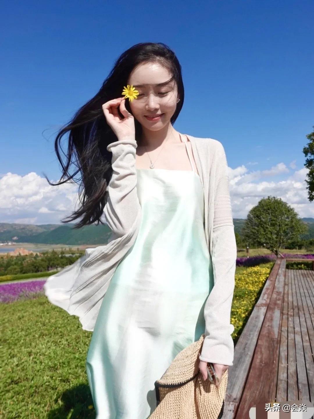 Chen Lu Wang Meng posted travel photos and videos, showing her graceful ...